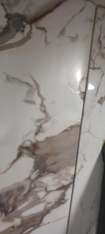 SUNWINGS Marble-Look 38.75-sq ft Matte Calacatta Gold Vinyl Abstract ...