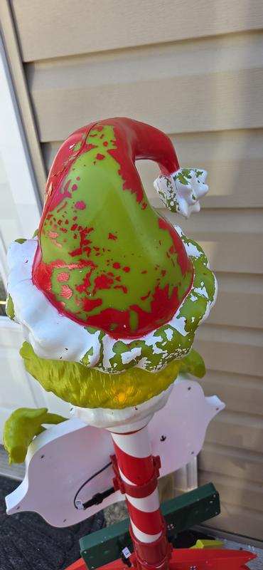 Grinch 49.61-in Freestanding Lamp post Yard decoration with White LED ...