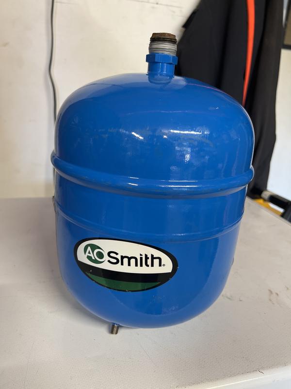 A.O. Smith 2-Gallon Vertical Well Pressure Tank LPT2 at Lowes.com