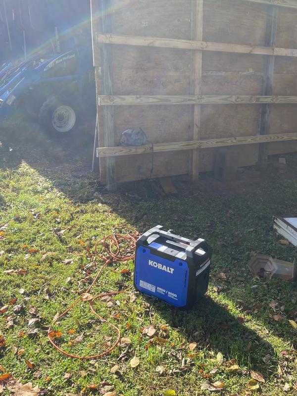 Kobalt Whisper 2500 -Watt Single Fuel (Gasoline) Inverter Generator in ...