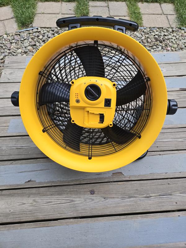 DEWALT 18-in High Velocity Indoor/Outdoor Industrial Fan, Battery ...