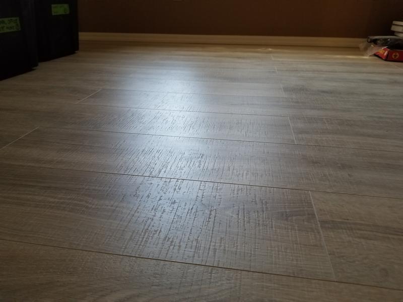 Pergo Portfolio + WetProtect Crema Oak 10-mm T x 7-1/2-in W x 47-1/4-in ...