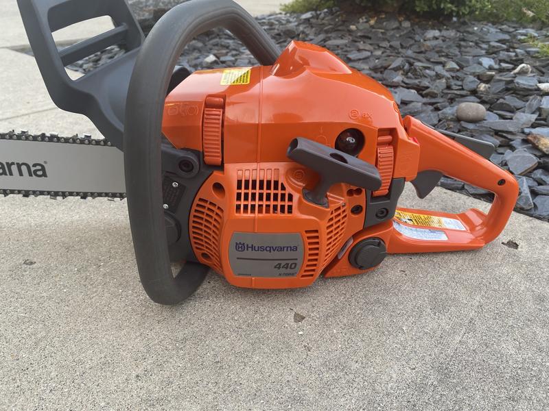 Husqvarna 440 40.9-cc 2-cycle 18-in Gas Chainsaw in the Chainsaws ...