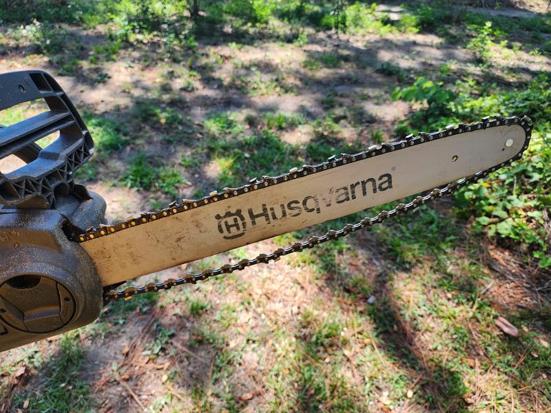 Shop Husqvarna Power Axe Battery Chainsaw Starter Kit at Lowes.com