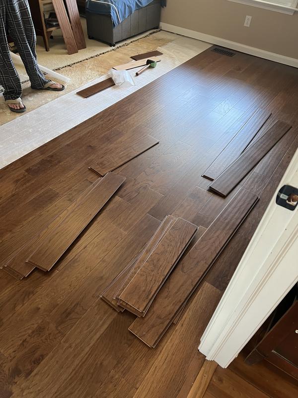 allen + roth Nutmeg Hickory 3/8-in T x 5-in W Handsculpted Engineered ...