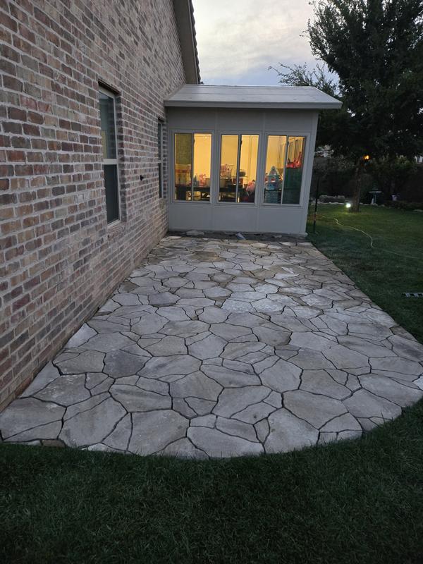 Belgard 21-in L x 15-in W x 2-in H Irregular Fossil Beige Concrete Patio Stone 10101504 at Lowes.com