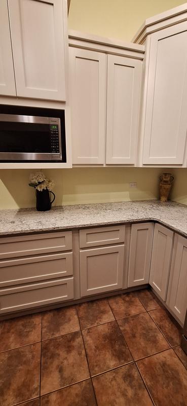 allen + roth River Stone Quartz Off-white Kitchen Countertop SAMPLE (4 ...