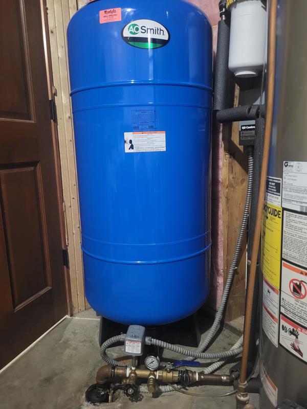 A.O. Smith 20-Gallon Vertical Well Pressure Tank LPT20 at Lowes.com