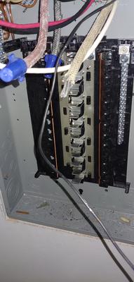 Siemens SN 200-Amp 40-Spaces 40-Circuit Indoor Main Lug Plug-on Neutral ...