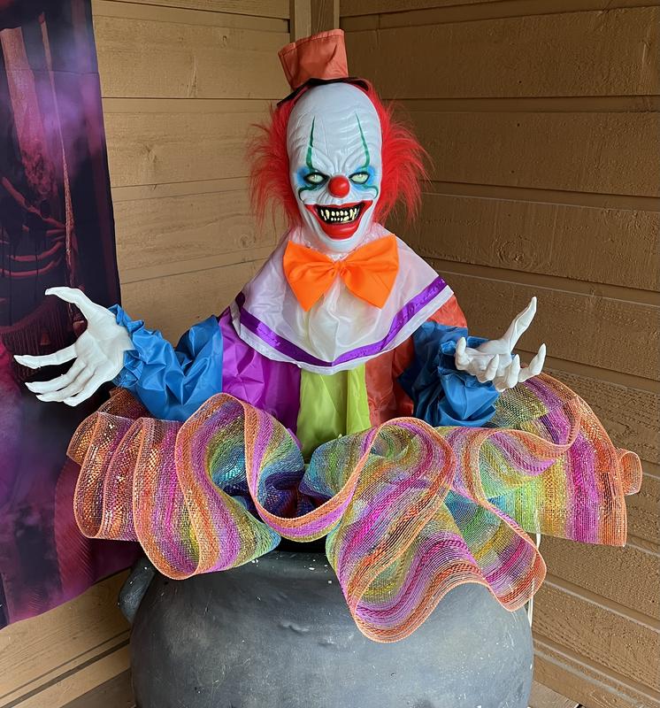 Haunted Hill Farm 2.5-ft Freestanding Musical Lighted Clown Animatronic ...