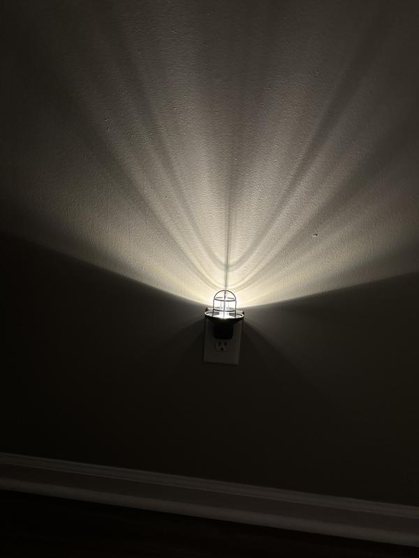 Utilitech Black LED Auto On/Off Night Light NL-UMB5-P-0.8W at Lowes.com