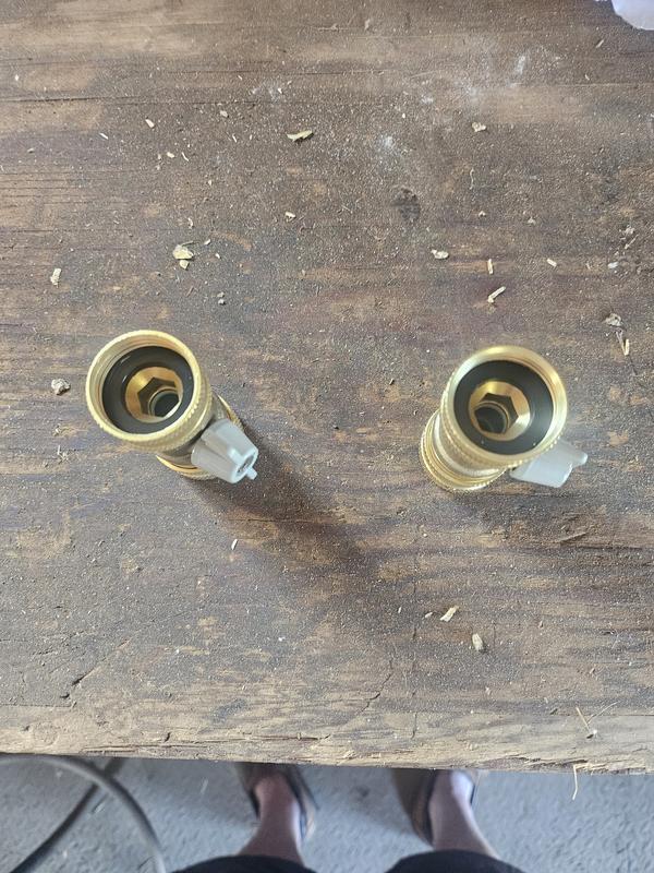 Project Source Brass Quick Connector Set SGY-GAR101 at Lowes.com