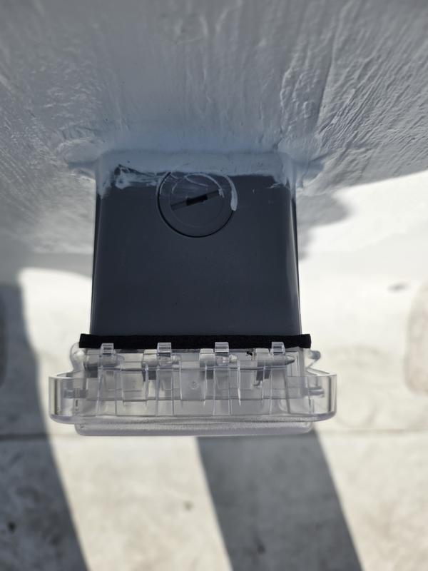 Hubbell TayMac 1-Gang PVC Weatherproof New Work/Old Work Rectangular ...