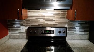 allen + roth Desert Bluff 12-in x 12-in Linen-look Glass/Stone Marble ...