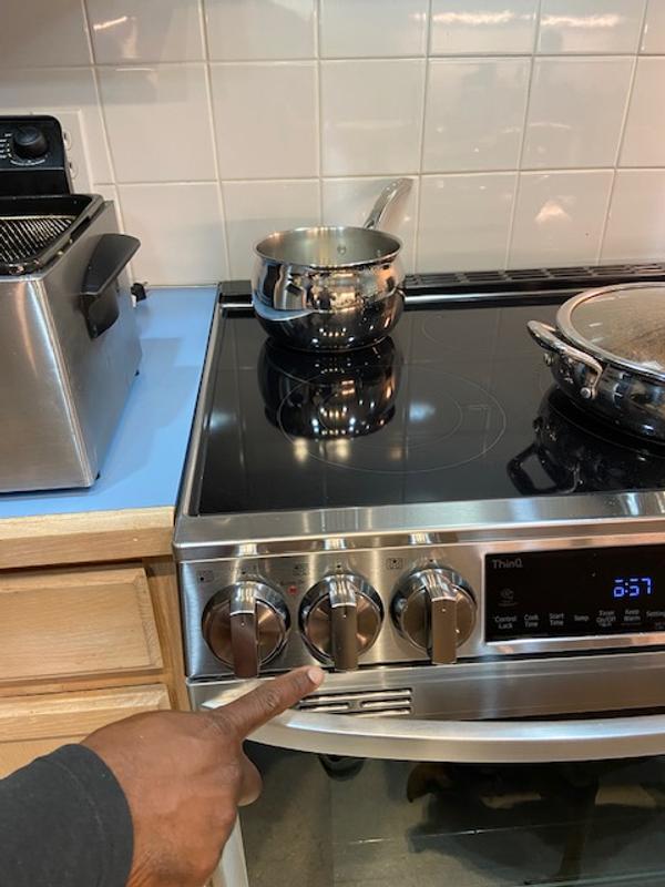 LG InstaView with Air Fry 30-in Glass Top 5 Burners 6.3-cu ft Self ...