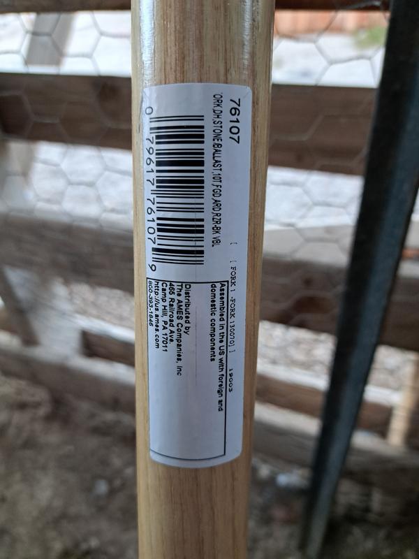 Razor-Back 30-in L Wood-Handle Steel Mulch Fork 76107 at Lowes.com