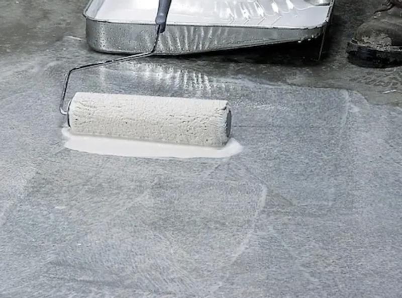 QUIKRETE Adhesive 1 Gallon(s) White Bonding agent in the Colorants ...