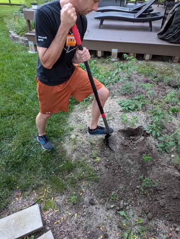 Razor-Back 49-in Fiberglass Handle Digging shovel in the Shovels ...