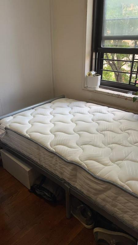 Ifluous 10-in Medium Queen Hybrid Memory Foam/Coil Blend Mattress in a ...