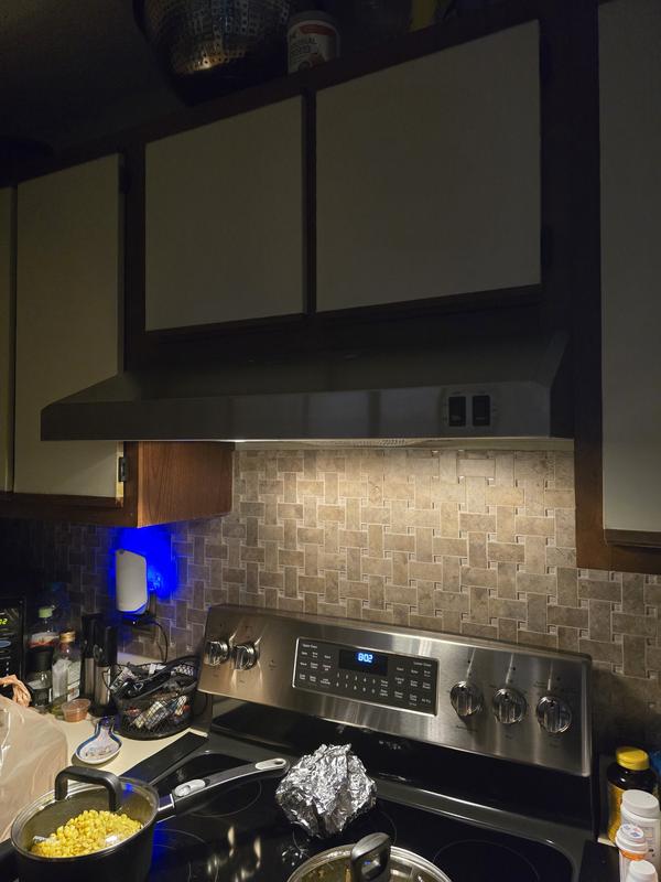 GE 30-in Convertible 200-CFM Black Under Cabinet Range Hood with ...