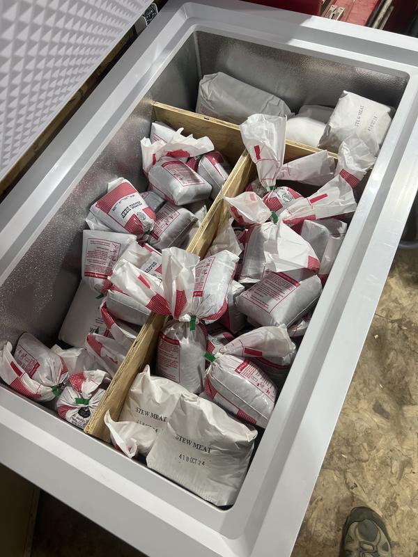 Highland 5-cu ft Manual Defrost Chest Freezer (Black/Camo Sticker) BD ...