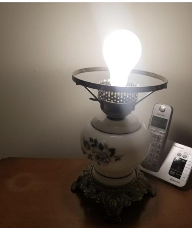 Utilitech Frosted Glass 100 -Watt EQ A19 Daylight Screw bases Dimmable ...