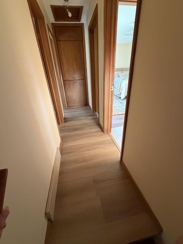Pergo DuraCraft Newbridge Hickory 22-mil x 8-3/4-in W x 60-in L ...