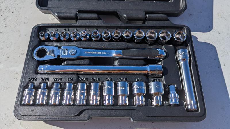 GEARWRENCH 27-Piece Standard (SAE) and Metric Polished Chrome Mechanics ...