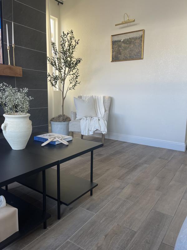 STAINMASTER Ferndale Oak 6-in x 24-in Matte Porcelain Wood Look Floor ...