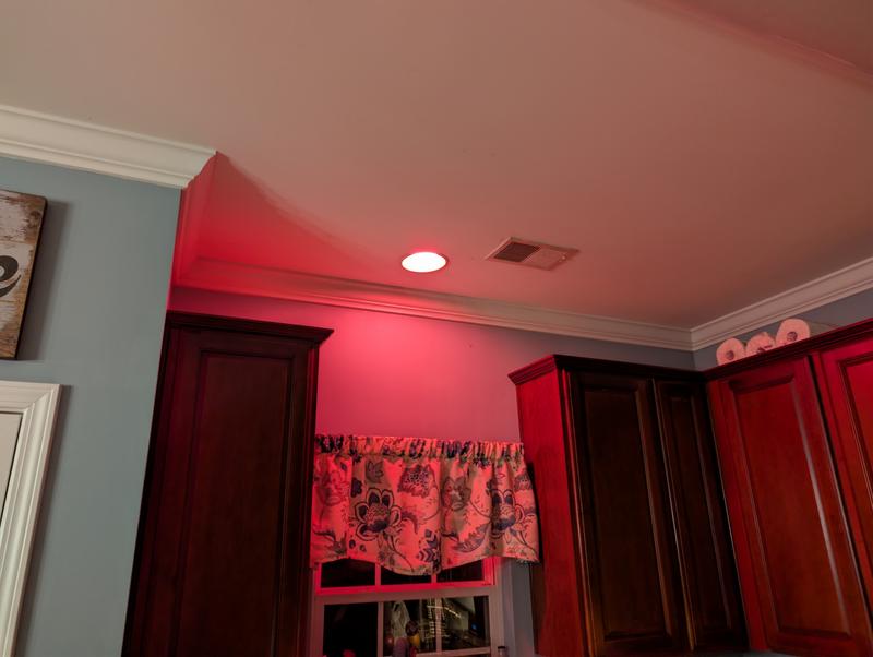 Philips Hue Hue Essentials Matter Certified 85 -Watt EQ BR30 Color ...