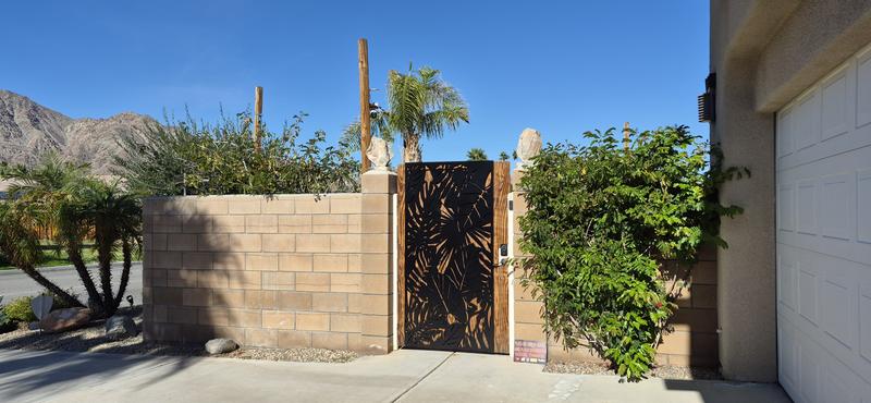 OUTDECO Rainforest 6-ft H x 3-ft W Black Powder-Coated Galvanized Steel ...