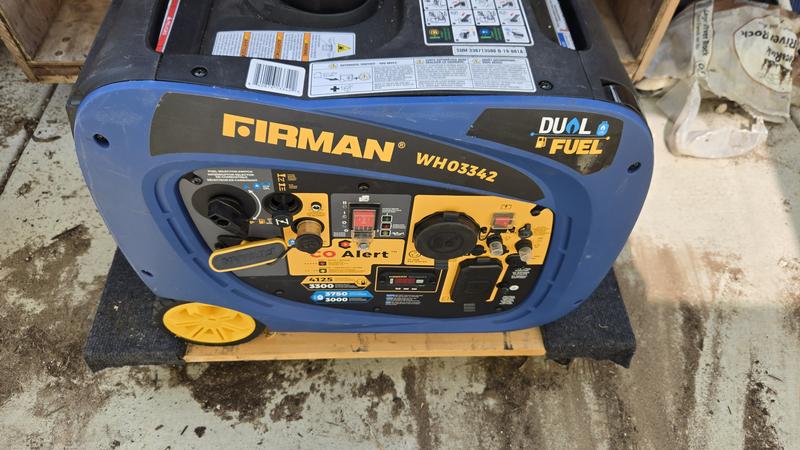 Shop Firman Whisper 4125-Watt Dual Fuel (Gasoline/Propane) Inverter ...