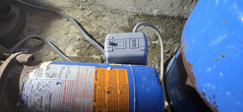 PUMPTROL 40/60-PSI Plastic Pressure Switch FSG2J24M4CP at Lowes.com