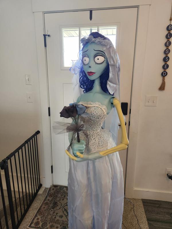 Warner Brothers 5.5-ft Corpse Bride Emily Motion Activated Animatronic ...