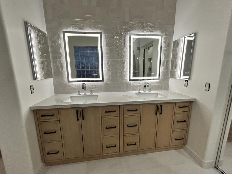 Keonjinn Lighted Mirror 24-in x 36-in Polished Frameless Rectangle ...