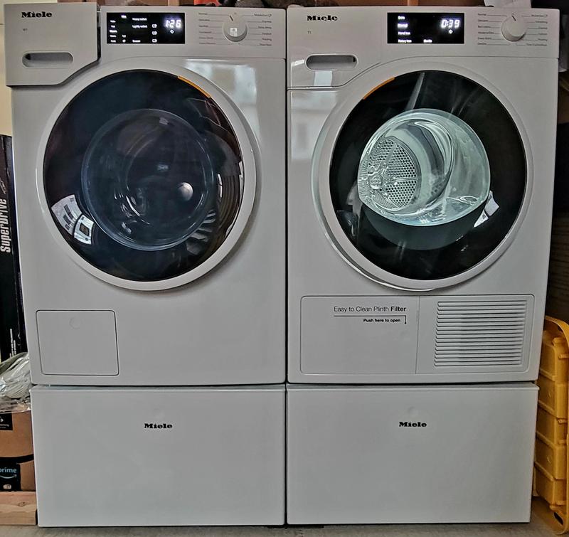 Miele W1 Series 2.26-cu ft High Efficiency Stackable Steam Cycle Smart ...