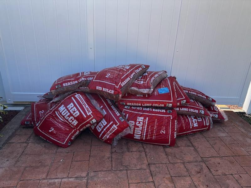 Timberline 2-cu ft Red Hardwood Mulch 52058069 at Lowes.com