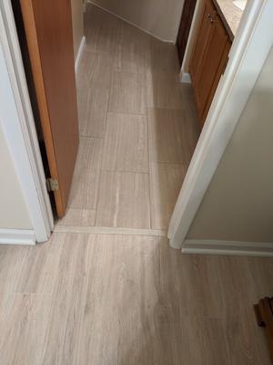 Pergo Portfolio + WetProtect Crema Oak 10-mm T x 7-1/2-in W x 47-1/4-in ...