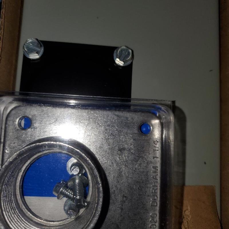 Eaton 1-in Hub ARP00004CH12CS at Lowes.com