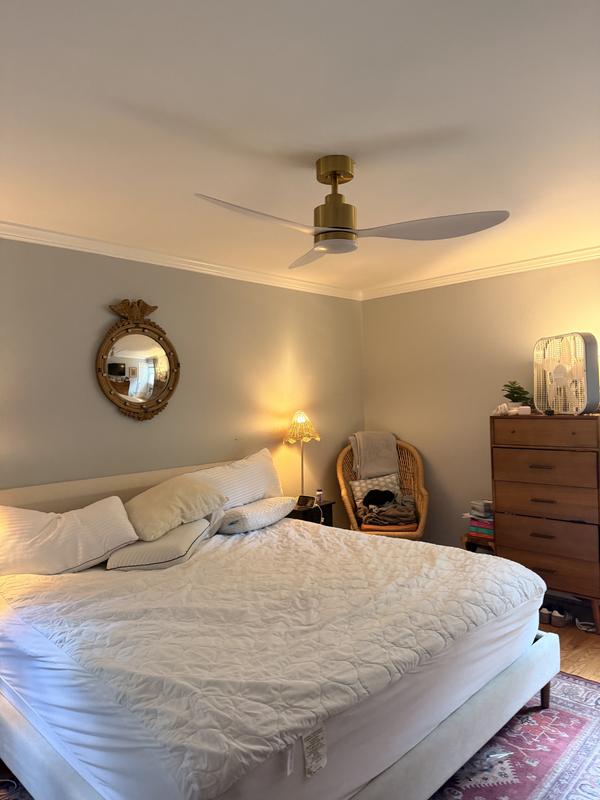 Breezary 52-in White with White Blades LED Propeller Ceiling Fan With ...