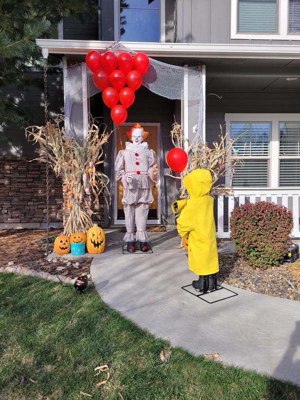 Warner Brothers 72.44 in Talking Lighted Animatronic Warner Bros. It Pennywise Clown Free Standing Decoration in the Outdoor Halloween Decorations Inflatables department at Lowes