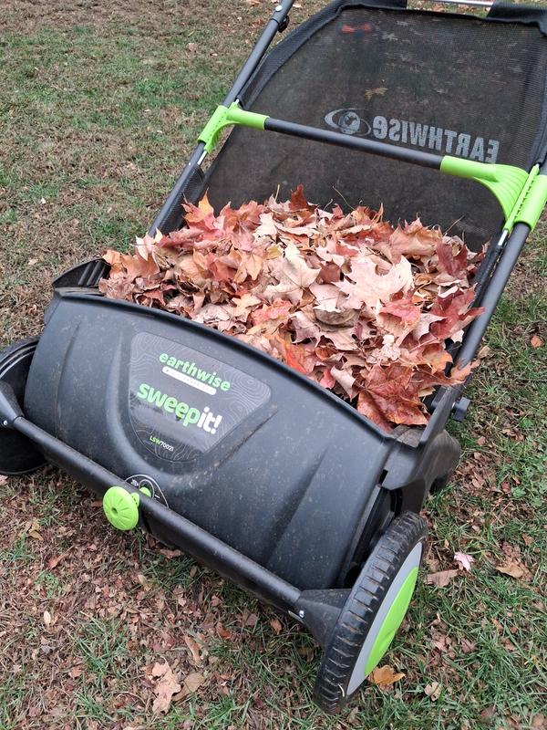 Earthwise 21-Inch Push Lawn Sweeper - Spinning Rake-Like Action ...