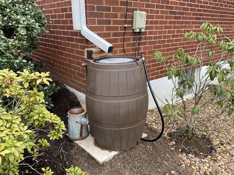 FCMP Outdoor 50-Gallon Brown Recycled plastic Rain Barrel Spigot in the ...