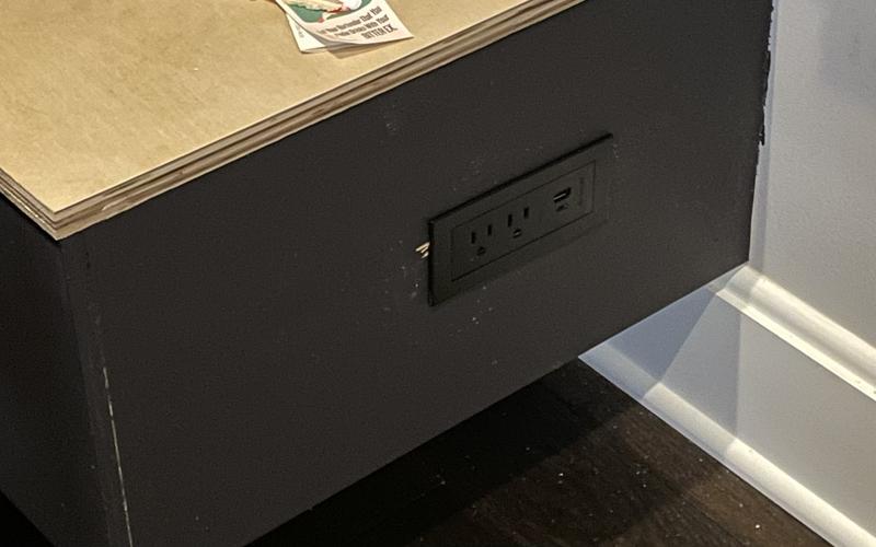 Legrand 6-ft 2-Outlet 2-USB Ports Indoor Silver Power Strip RDSZCNI at ...