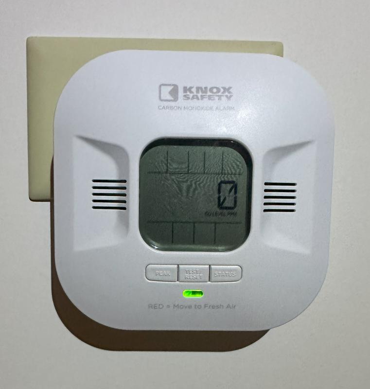 Knox Safety 10-Year Battery Plug-in Carbon Monoxide Detector with Voice ...