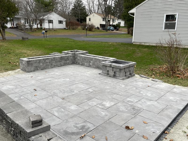 Pavestone 3.5-in H x 10.5-in L x 7-in D Gray Slate/Tumbled Concrete ...