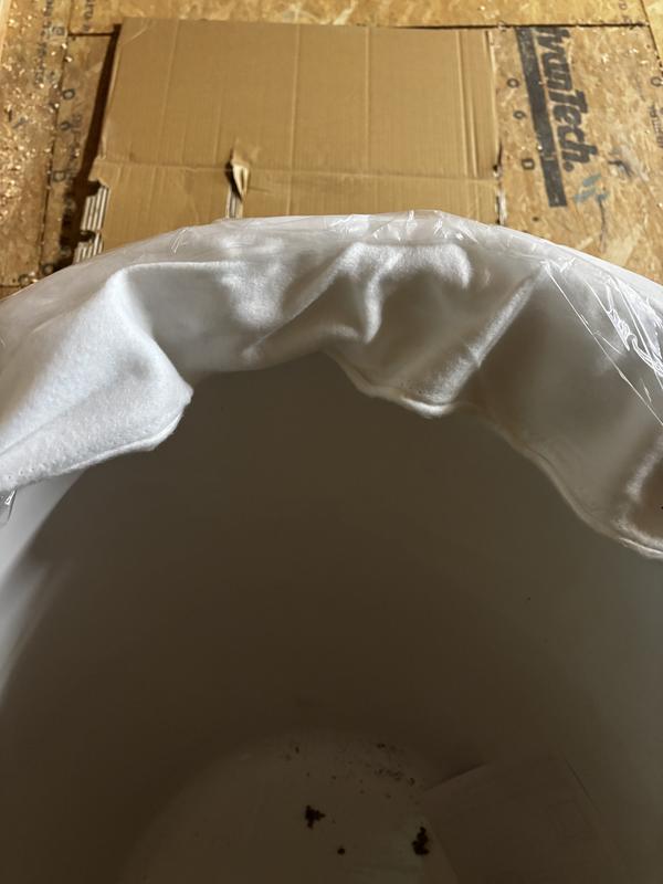 Shop MAAX Mahaba 29-in x 67-in White Acrylic Oval Freestanding Soaking ...