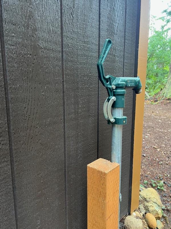 RELIABILT 4-in x 4-in Classic Black Metal Deck Post Cap in the Deck ...