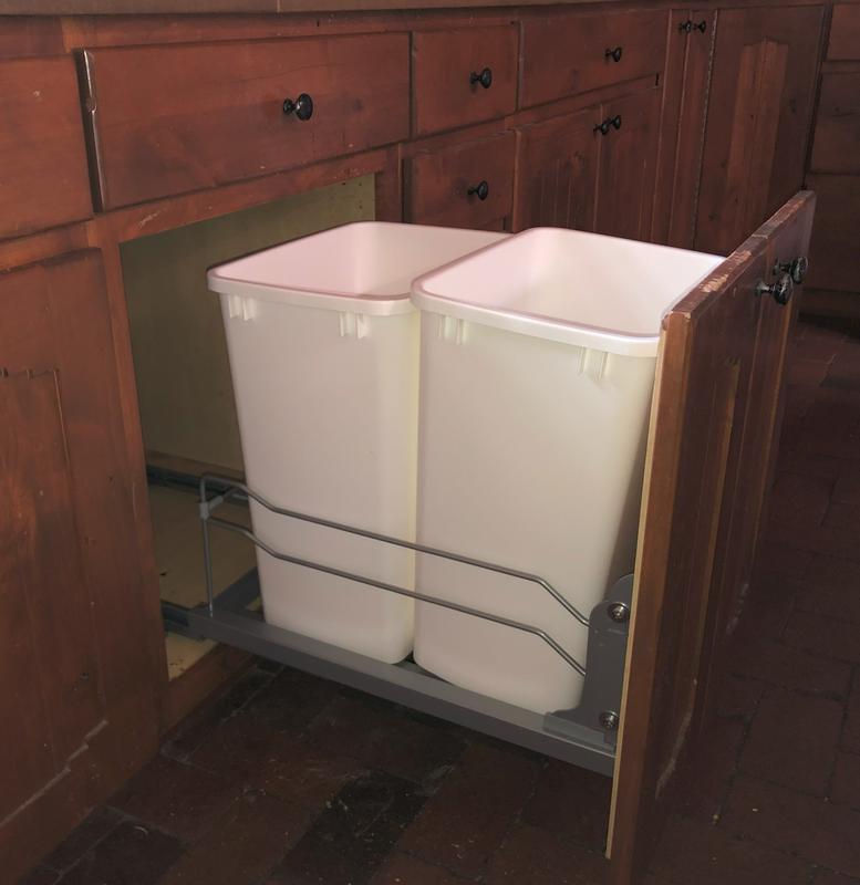 Rev-A-Shelf 17-in x 23-in x 22-in 50-Quart Soft Close 2 Pull-out trash ...