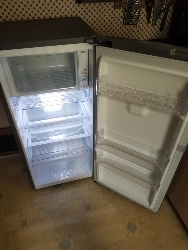 LG 5.79-cu ft Mini Fridge with Freezer (Platinum Silver) ENERGY STAR ...